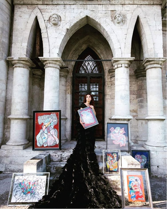 Biography | Anna Abrahamian